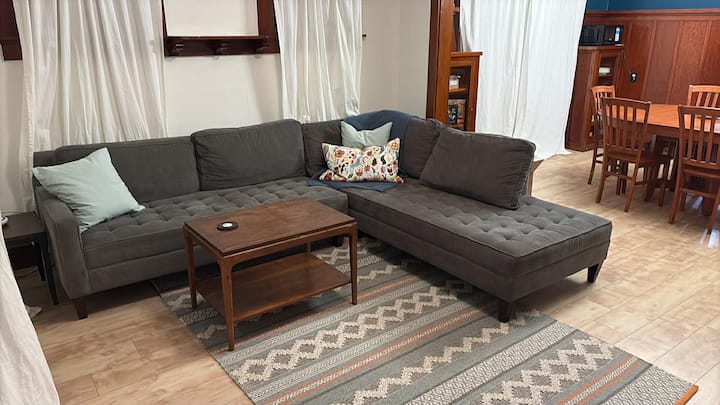 2 Bedroom Duplex Close To State Fair! - Greenfield, WI