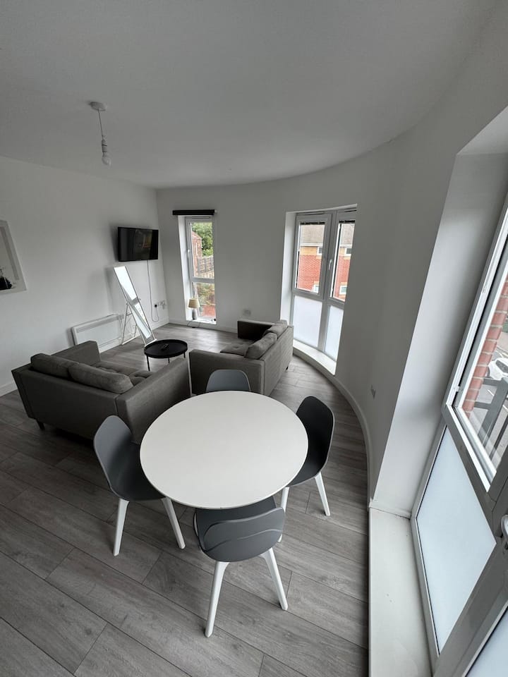 A Stunning 2 Bedroom Apartment In Southampton City - Southampton