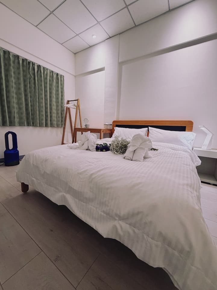 全新裝潢/現代化設備/(301)有情門傢具體驗/taichung/逢甲夜市/長租 - North District