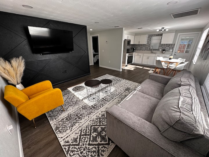 Cozy Retreat Near Downtown Zephyrhills - Zephyrhills, FL