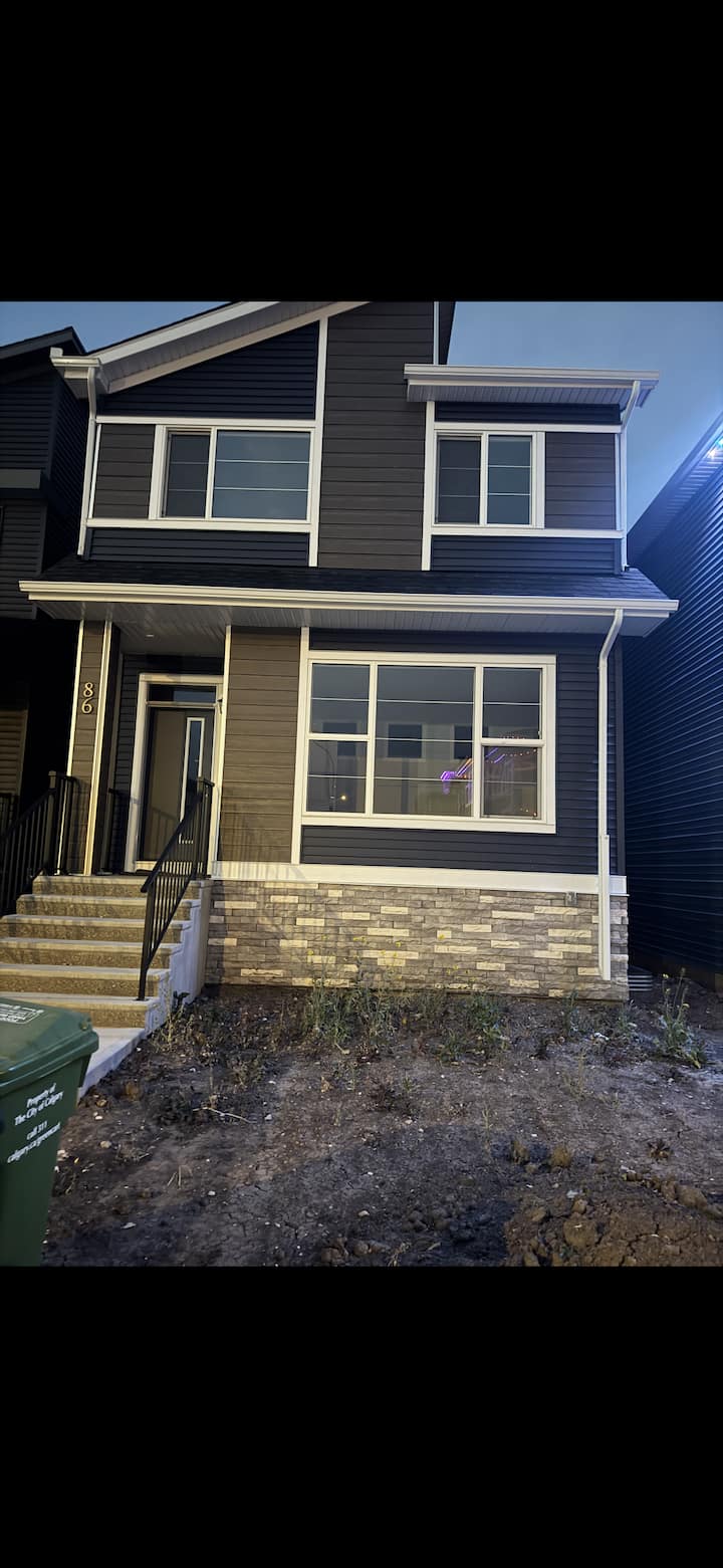 3 Bedroom Home In Calgary - Calgary