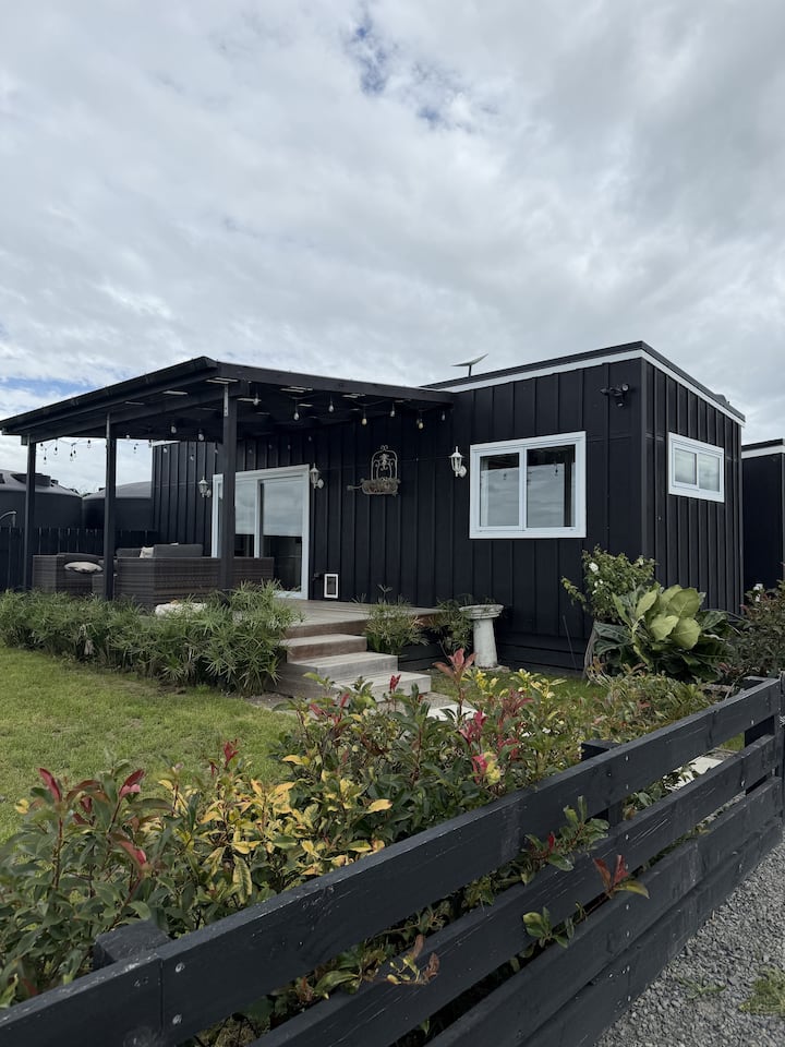 The Tiny Farm - Tiny Home With Elevated Views - Napier