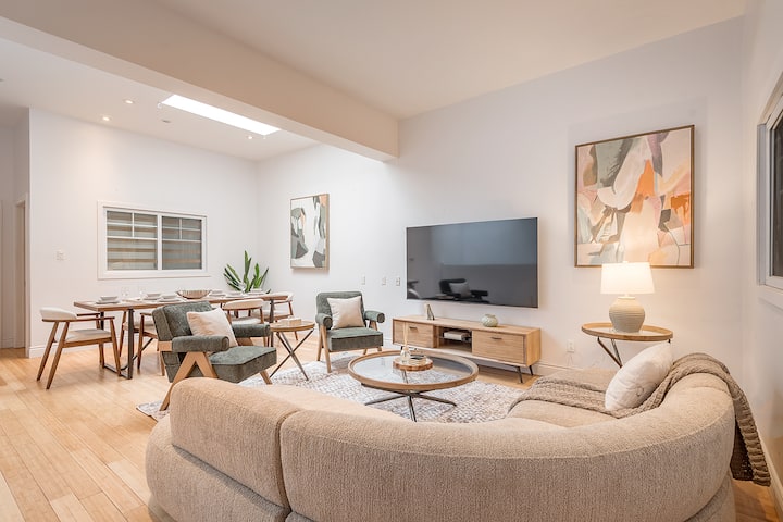 Spacious 4br For 10 | Luxe | Work + Relax - Montreal