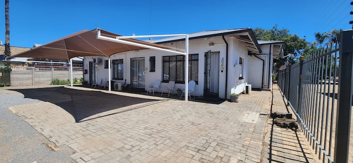 Rooms@roseave19 
Room A - Kuruman