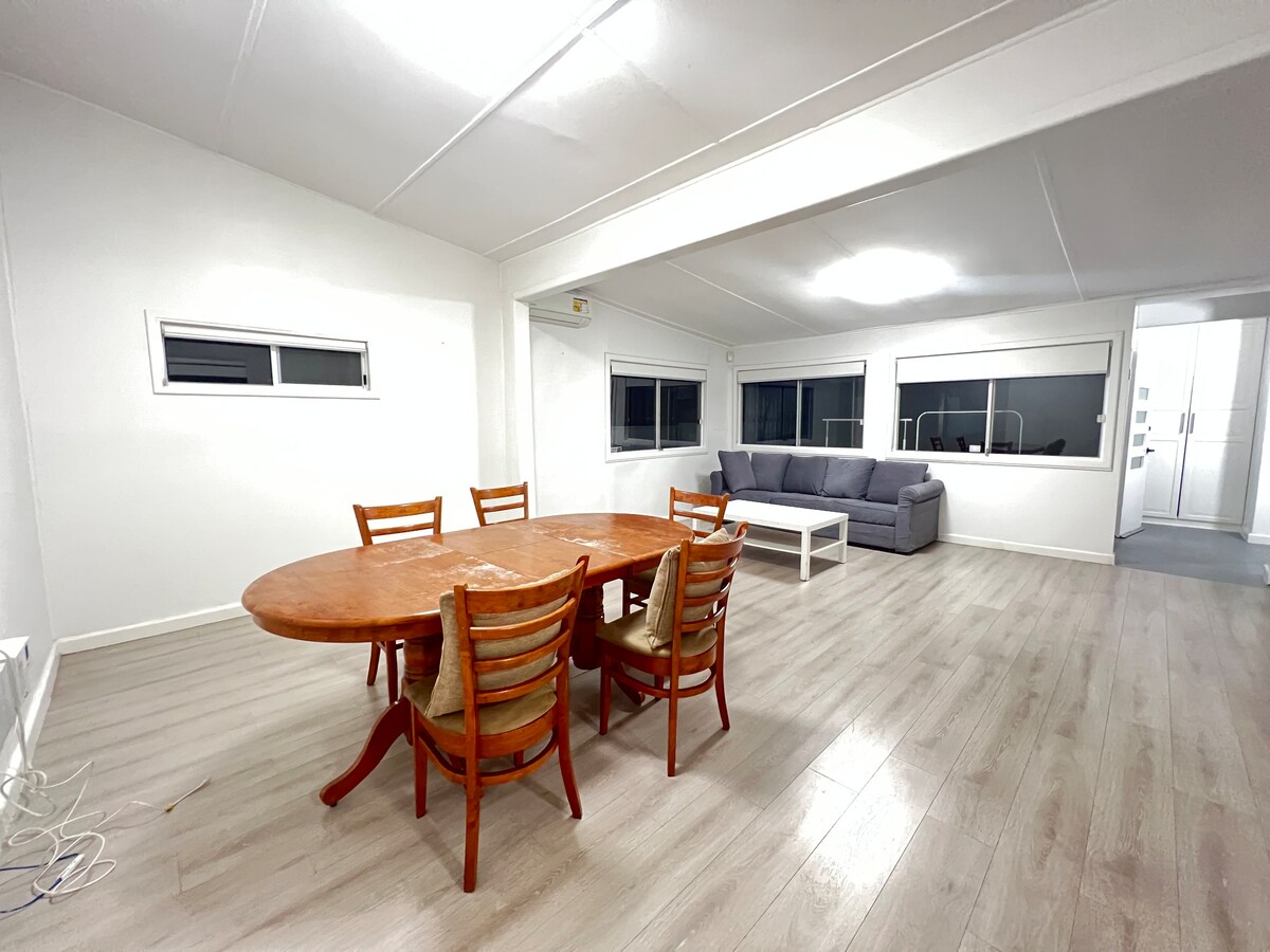 Spacious Room | Air Con & Storage | Train Station - Houses for Rent in ...