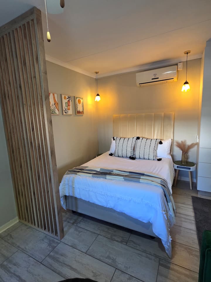Studio In Memorial Road Area - Kimberley
