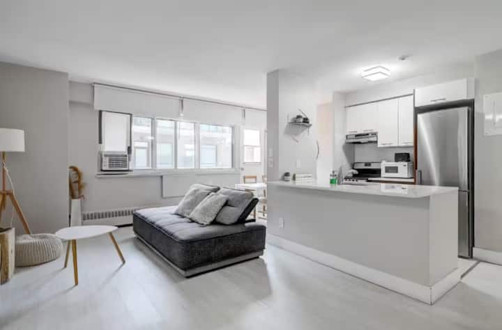 Elegant 1br Downtown Suite | Walkable Area - Montreal