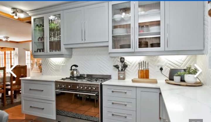 Heart Of Menlopark In Safe Boomed Off Area - Pretoria