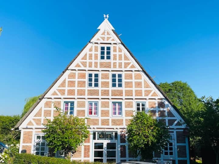 Wohnen In Einem Originalen Altländer Reetdachhaus - Wedel