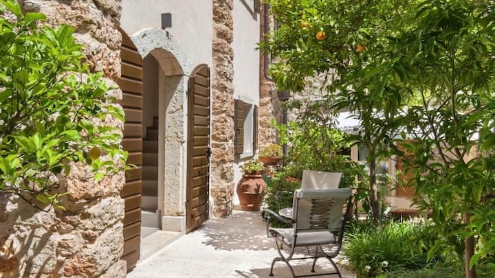 Residenza Vedovelli In Una Limonaia Del Garda - Garda