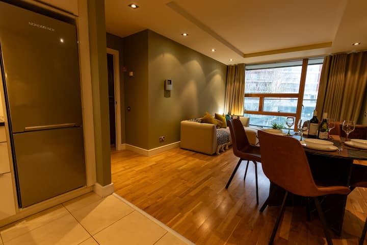 Cork City Centre 2 Bed Modern Apartment - Cork