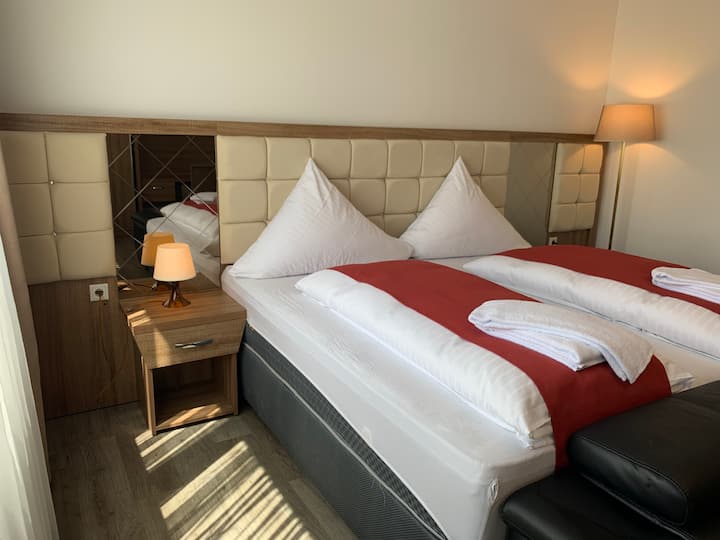 Hotel Hausen In Obertshausen Nähe Frankfurt - Hanau