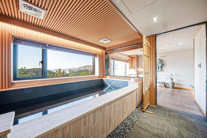 덴바스타 료칸 |코사메 |정통 일본식 료칸 |만덕산 숲캉스 |대형욕조 - Busan