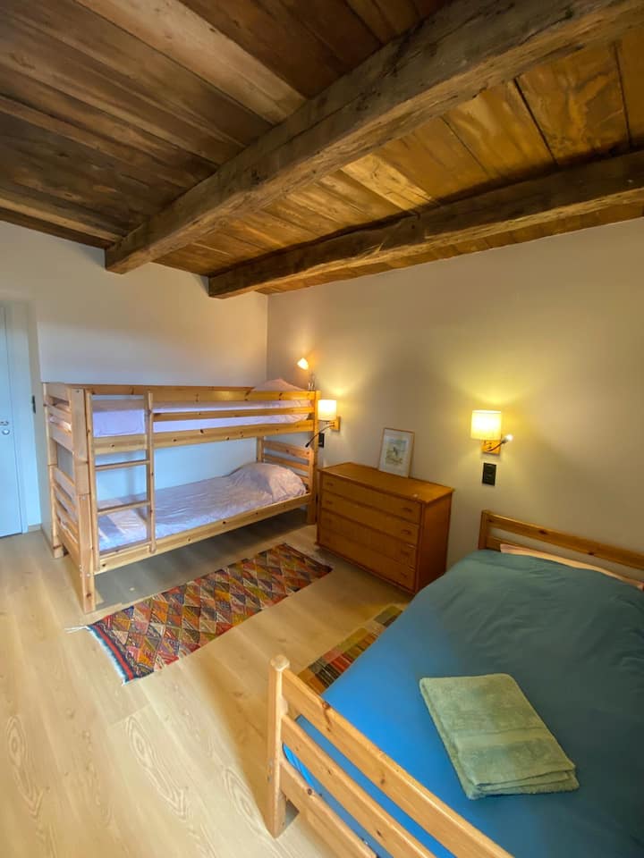 Chambre Du Perchoir - Hirondelles - Conques