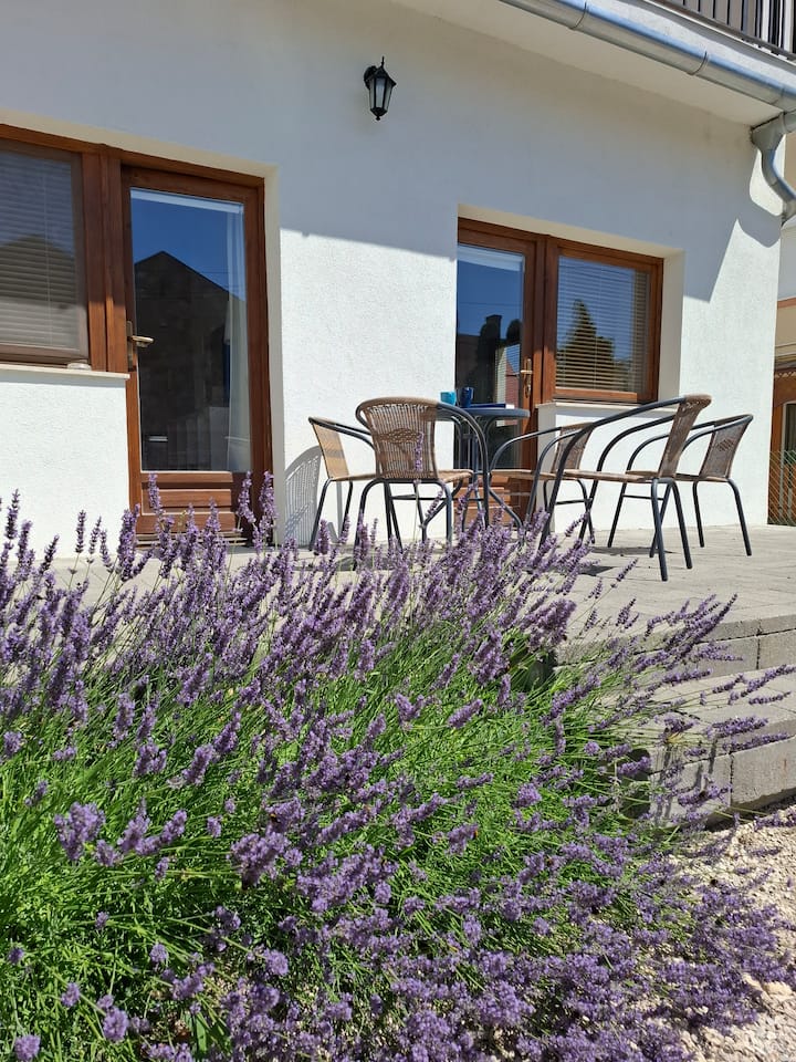 Strand Közeli Apartman Medence Használattal - Keszthely