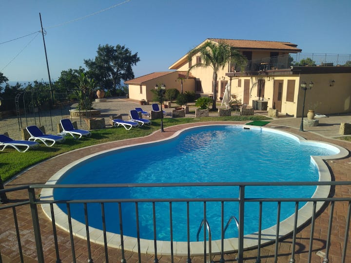 Sea Terrace & Lounge è Un Resort Esclusivo - Cefalù