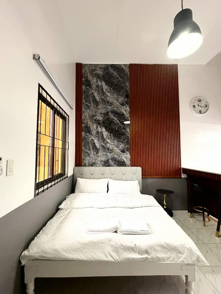 Escape To 4-j And Enjoy Our Airbnb - Villasis