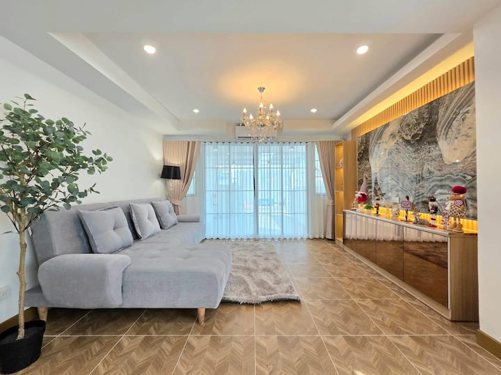 The Lovely Little Home - Bangkok Don Mueang Airport (DMK)