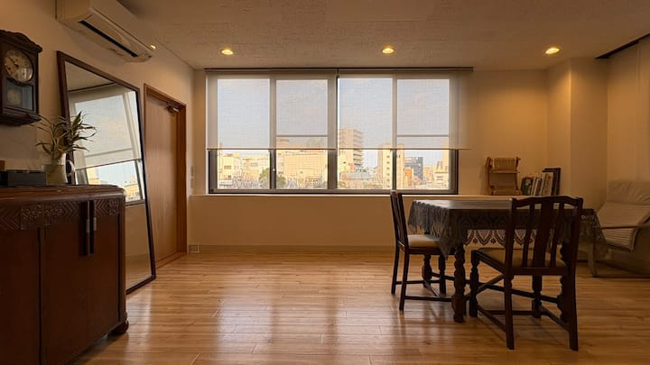 【宿り木】街の中心、公園を望む貸し切りペントハウス｜5名対応 - Kochi, Japan