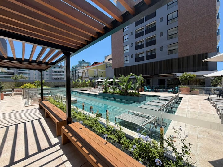 Vista Mar Incrível | 3 Suítes + Piscina - Bombinhas