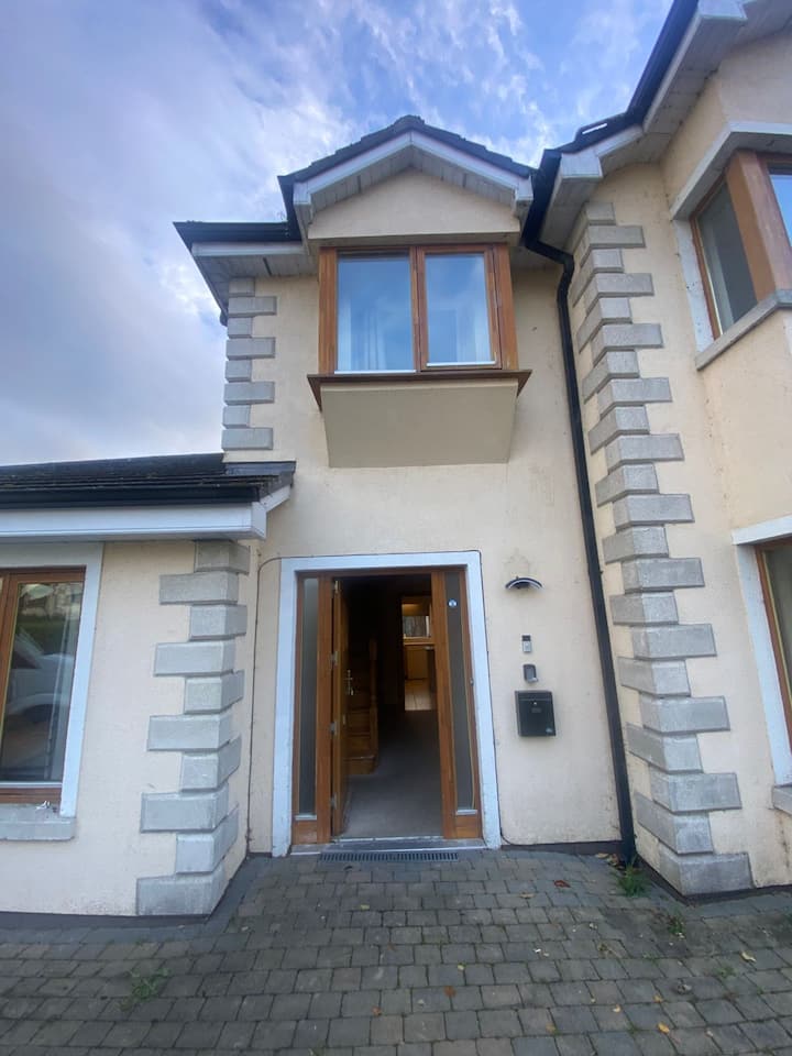 5 Bed Detached Home - Carlow