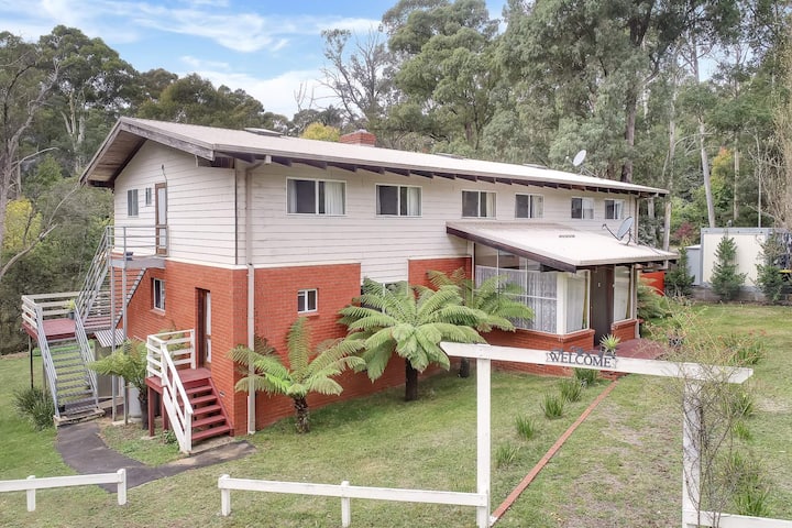 Massive 10 Bedroom Lodge At Mt Buller Base - Mount Buller