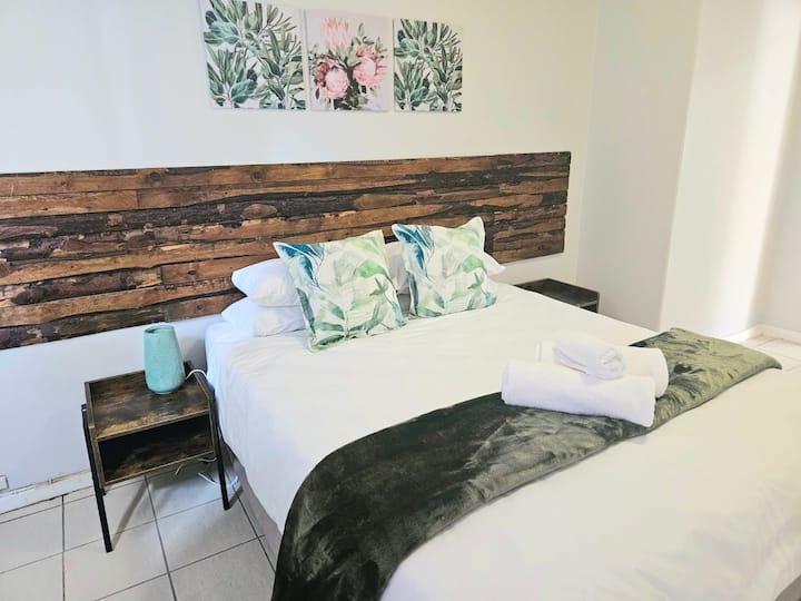 Sea Breeze Manor|sage Unit|3km To The Beach|braai - East London