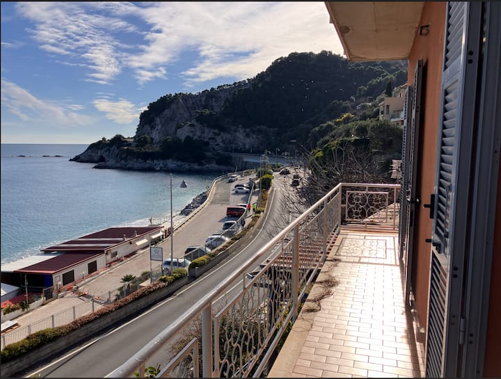 Beach House A Un Passo Dal Mare - Spotorno