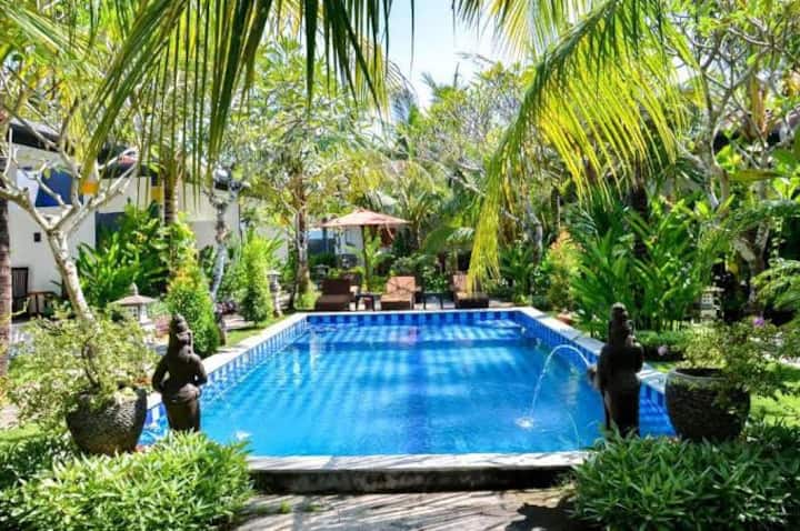 Private Tanjung Guest House & Breakfast 12br - Australia