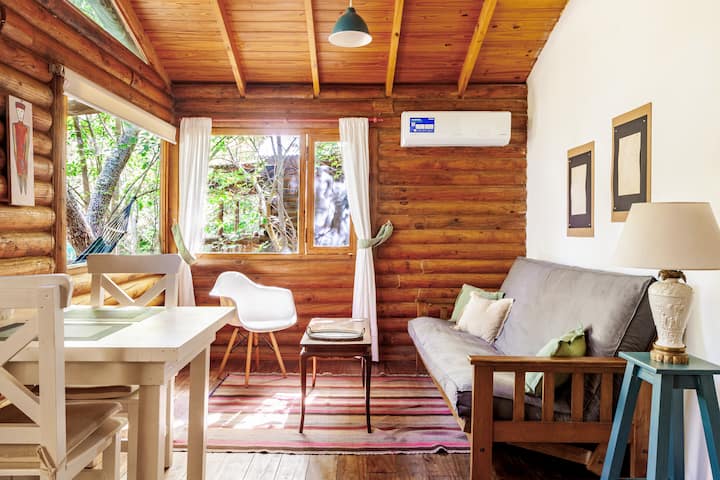Cozy Log Cabin Near Canal, Cafés & Restaurants - Argentina