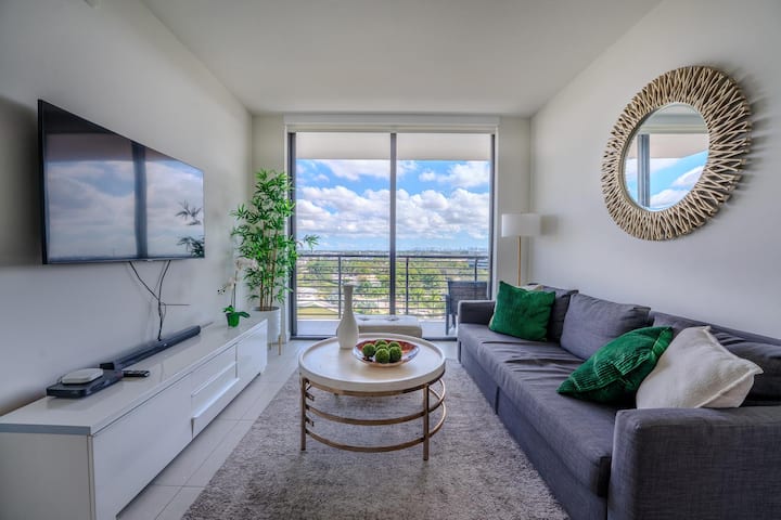 Modern And Central 2br/2ba In Doral - Doral, FL