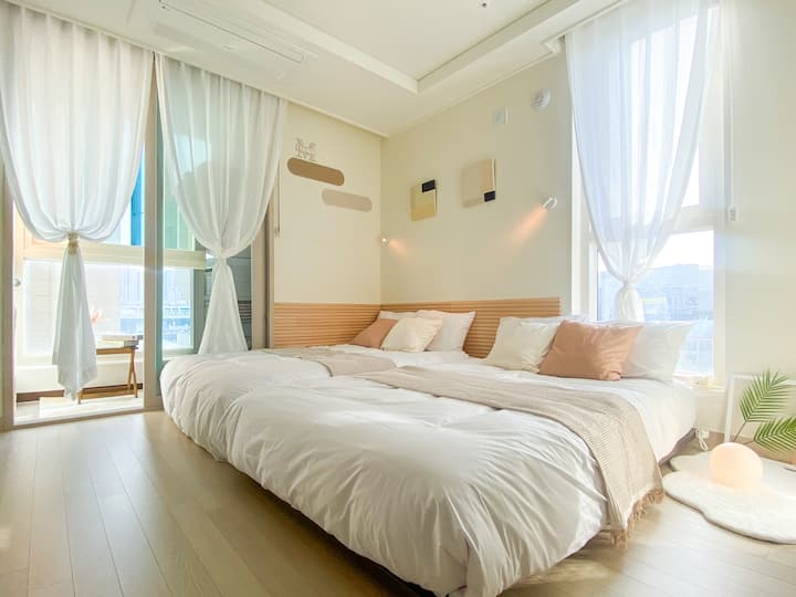 무드스테이 [스위트 온:溫]｜신축 풀옵션·파노라마뷰｜압도적수납·호텔침구 매회교체｜넷플릭스 - Daejeon