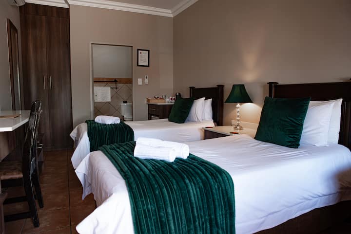 Twin En Suite - Middelburg