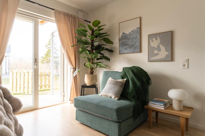 Stylish Apartment With Big Fenced Patio In Båstad - Laholm