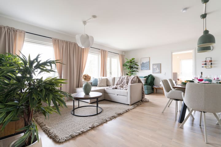 Well-equipped Home With Spacious Patio For 7 Guest - Mellbystrand