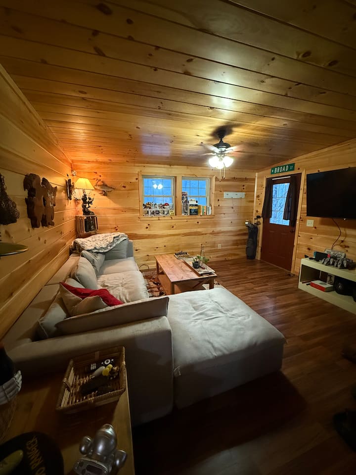 Hideout Cabin #2 - Brevard, NC