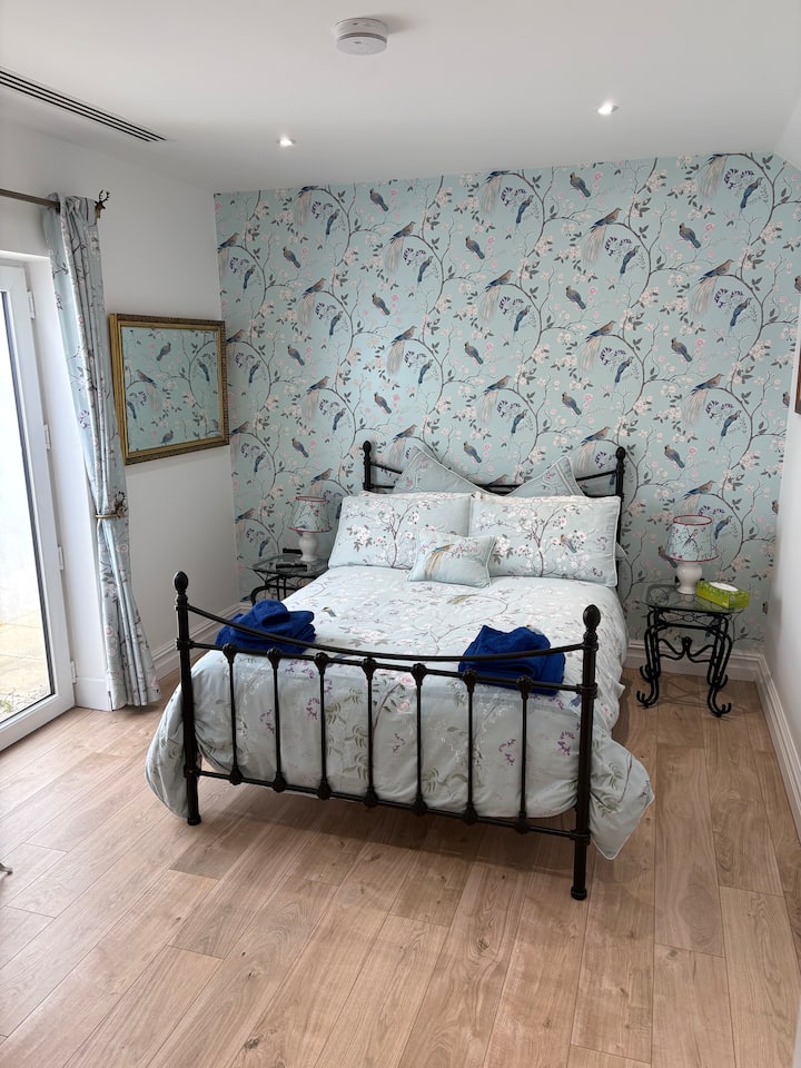 A Beautiful Private Self-contained Unit - Jersey