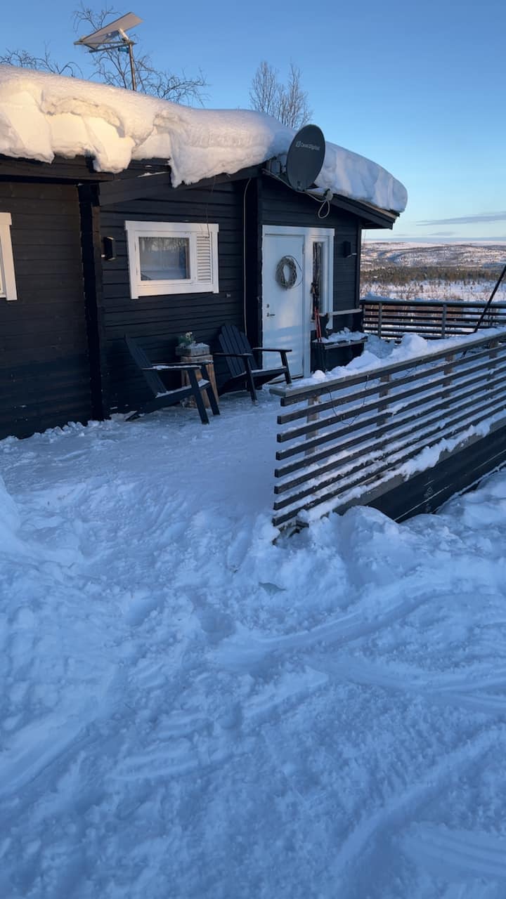 Koselig Hytte Med Tre Soverom. 1km Fra Parkering - Alta