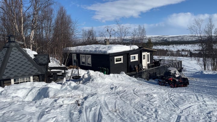 Koselig Hytte Med Tre Soverom. 1km Fra Parkering - Alta