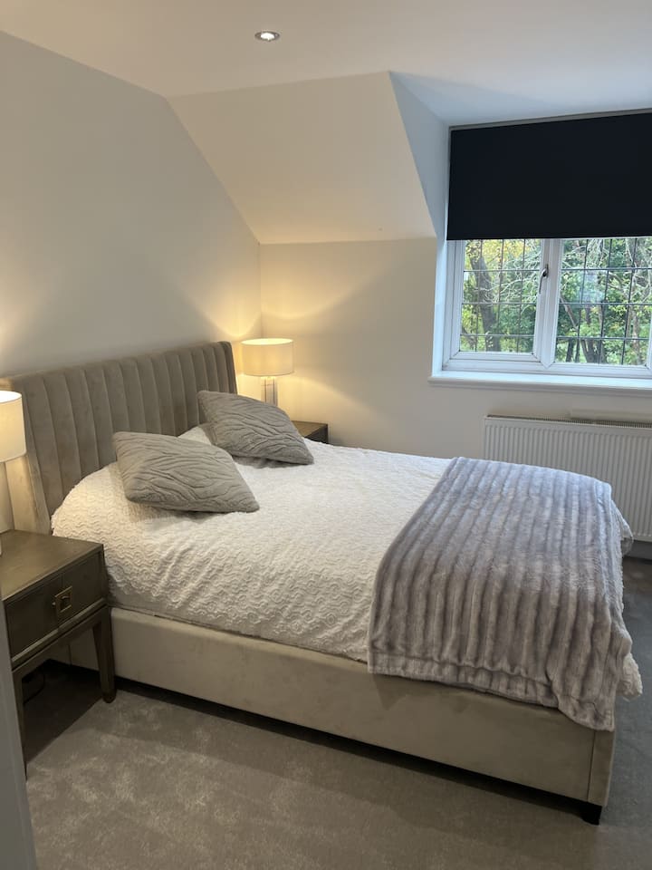 Tudor House - Redhill