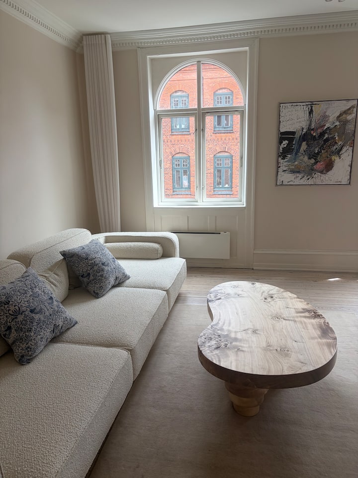 Elegant Apt - Marble Church View - Private Parking - Kopenhag