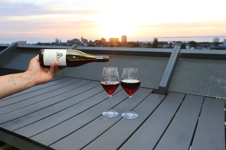 Stkilda Sunset & Ocean Views•stylish 2br Apartment - St Kilda