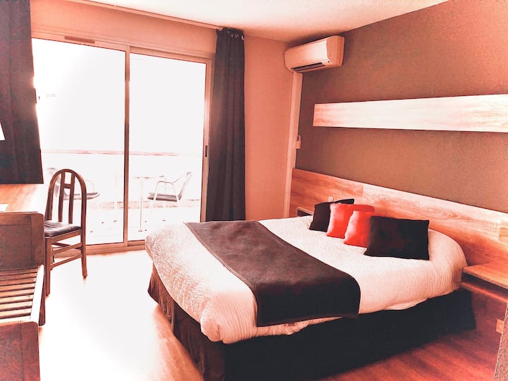 Appart'hôtel Dans Les Pyrénées-orientales - Cerbère