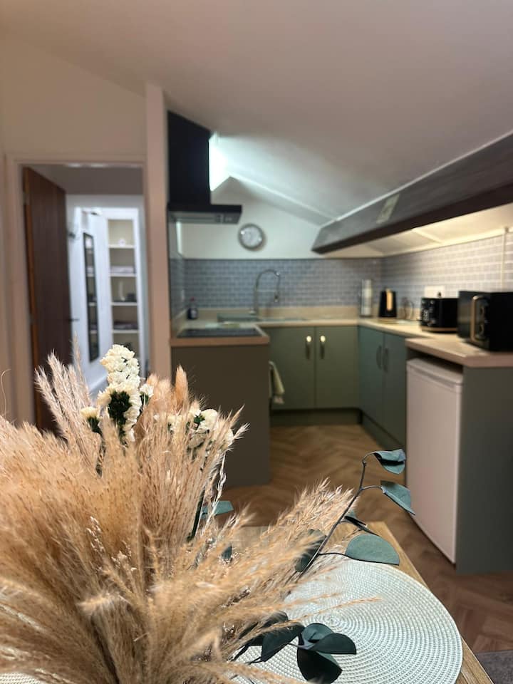 Upstairs @ The Hoptimist - Abergele