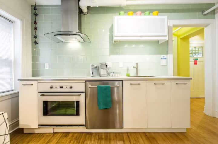 Stunning Retro Andersonville 2 Beds - Loyola - Chicago