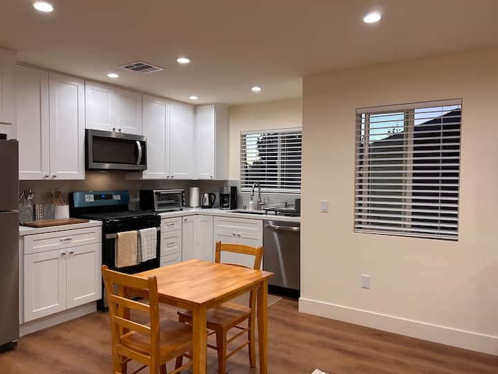 Newly Built 2br Apt Near Studios And Local Parks - Burbank, CA