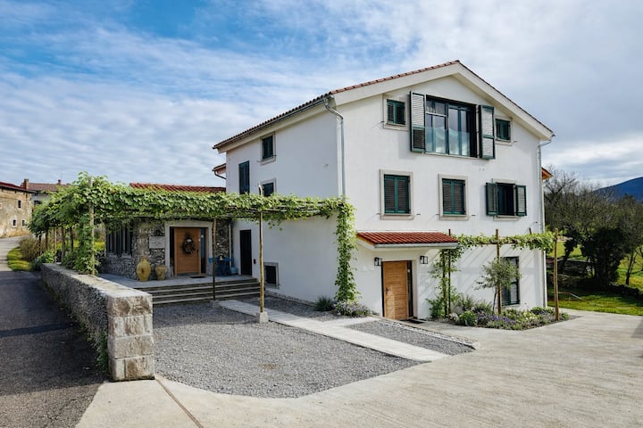 Luxury Tuscan Villa For 12 • Hall • Retreat • - Slovenia