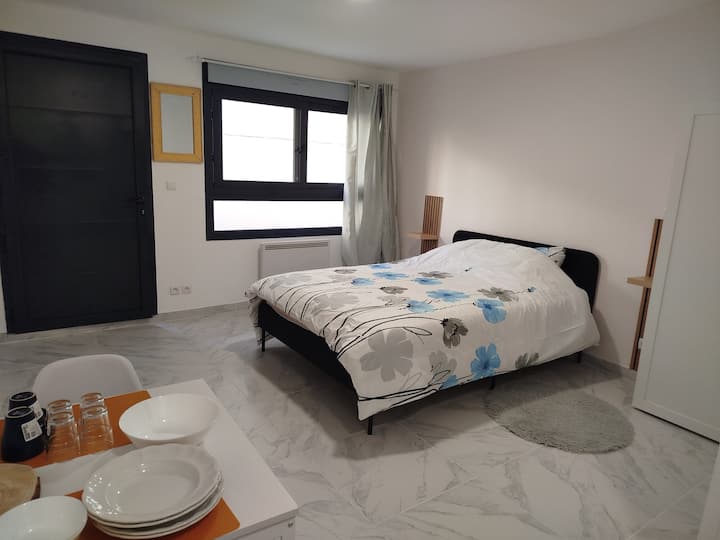 Studio 2 Personnes Face Gare De Mantes-la-jolie - Mantes-la-Jolie