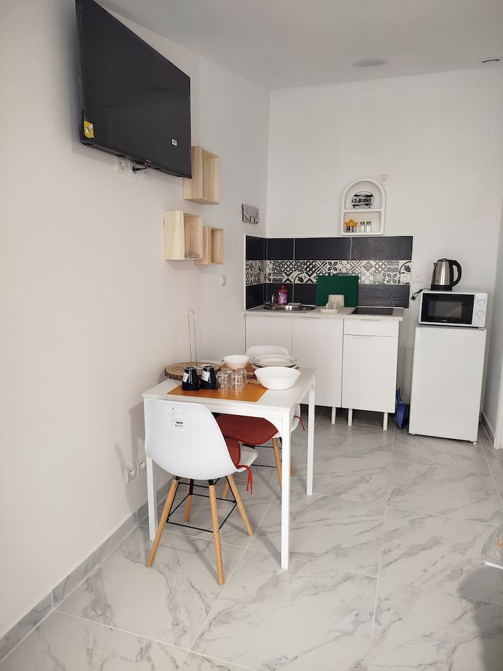 Studio 2 Personnes Face Gare De Mantes-la-jolie - Mantes-la-Jolie