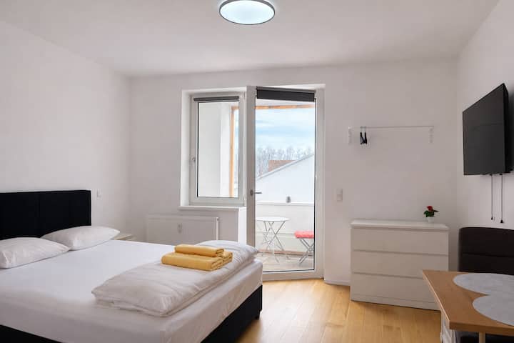 Modern Danube Suite• 3-min To Hauptplatz • Netflix - Linz